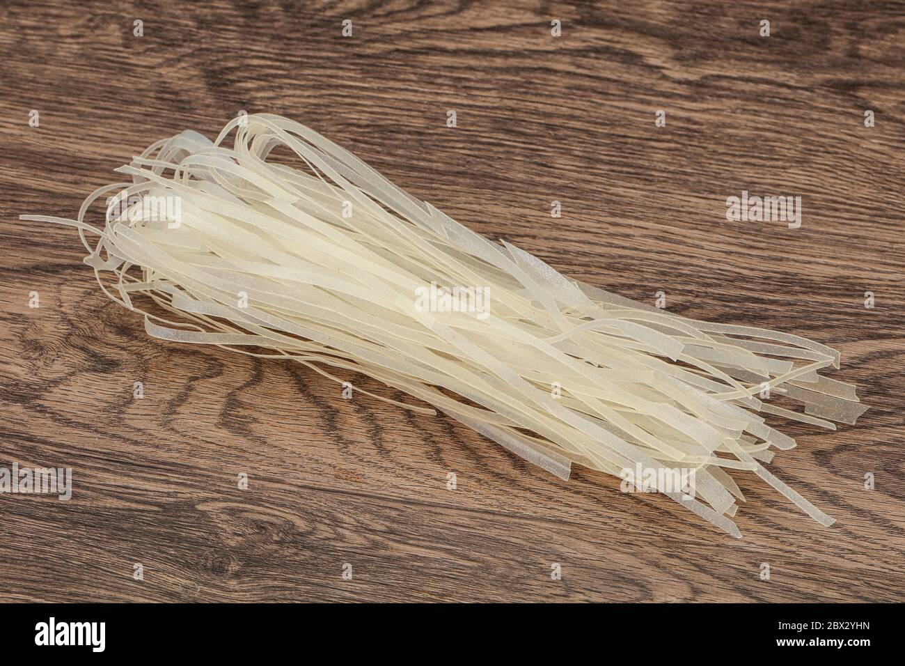 Dry rice noodle ready for cooking Stock Photo - Alamy