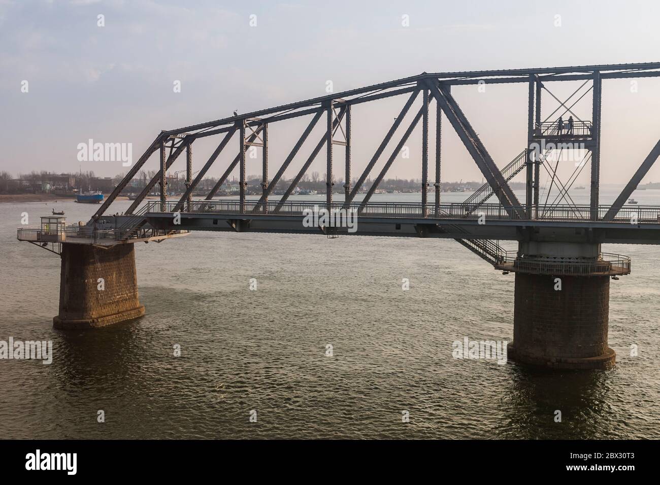 Yalu river bridge hi-res stock photography and images - Alamy