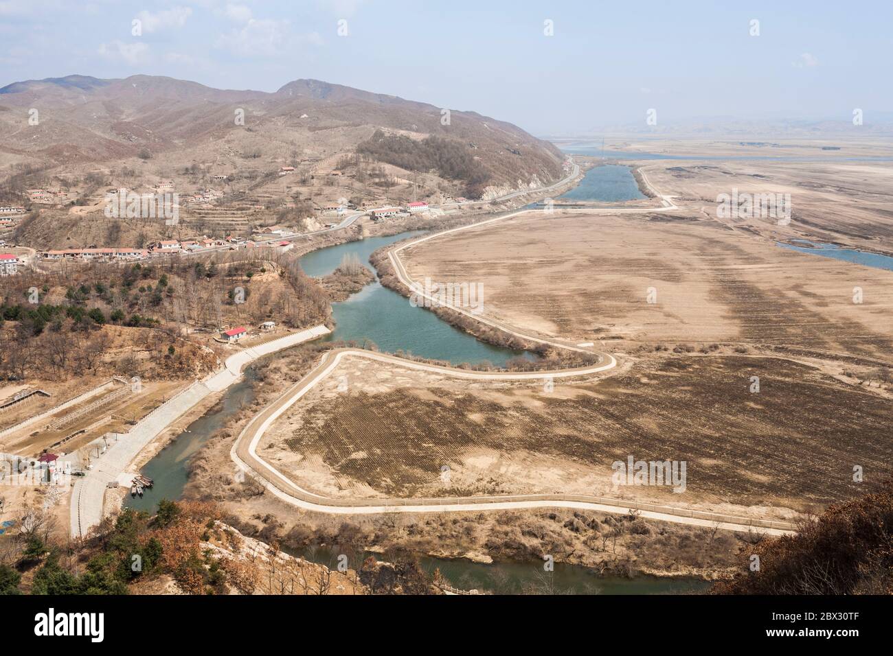 Yalu river winter hi-res stock photography and images - Alamy