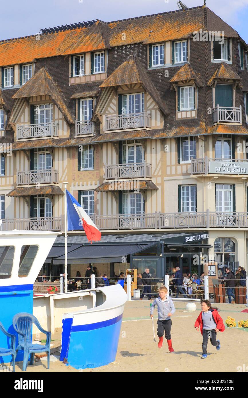Le vivier sur mer hi-res stock photography and images - Alamy