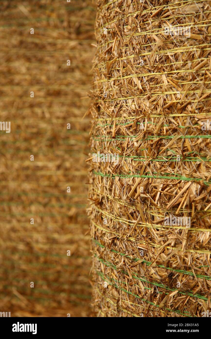 Straw bale texture hi-res stock photography and images - Alamy