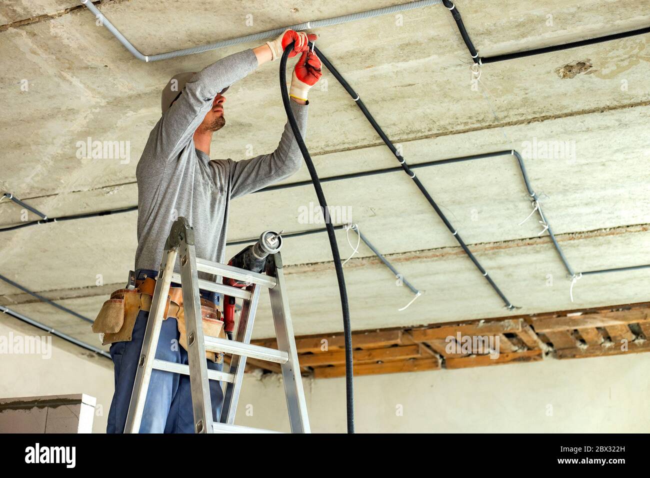 Installed cabling hi-res stock photography and images - Alamy