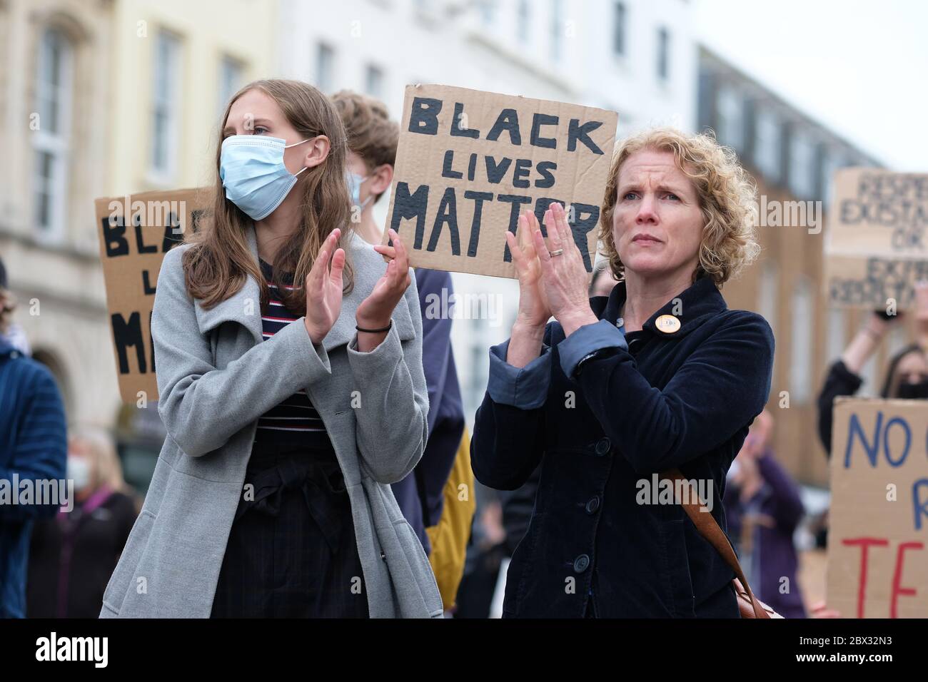 Female blm supporter hi-res stock photography and images - Alamy