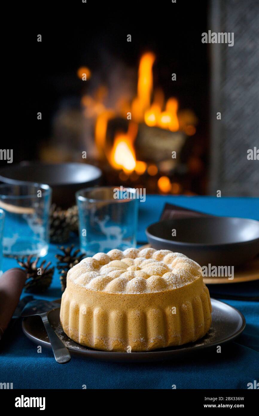 Savoy cake hi-res stock photography and images - Alamy