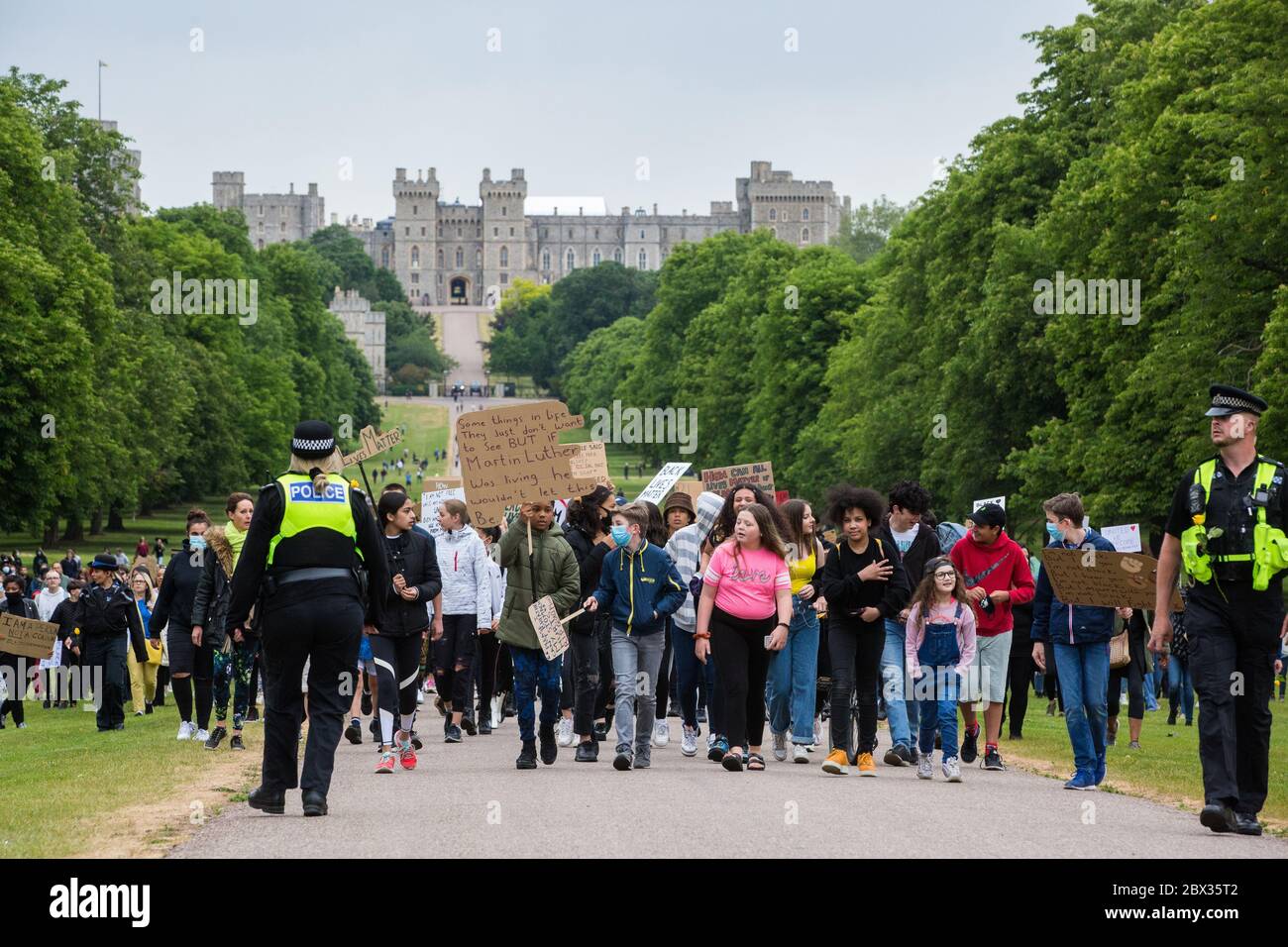Windsor, UK. 4 June, 2020. Hundreds of young people take part in a ...