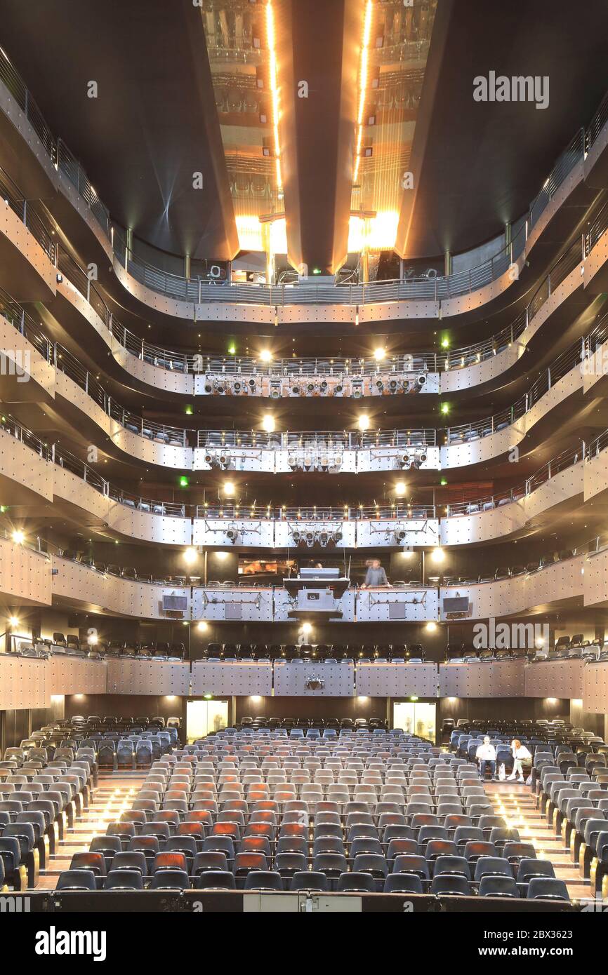 Lyon nouvel opera hi-res stock photography and images - Alamy