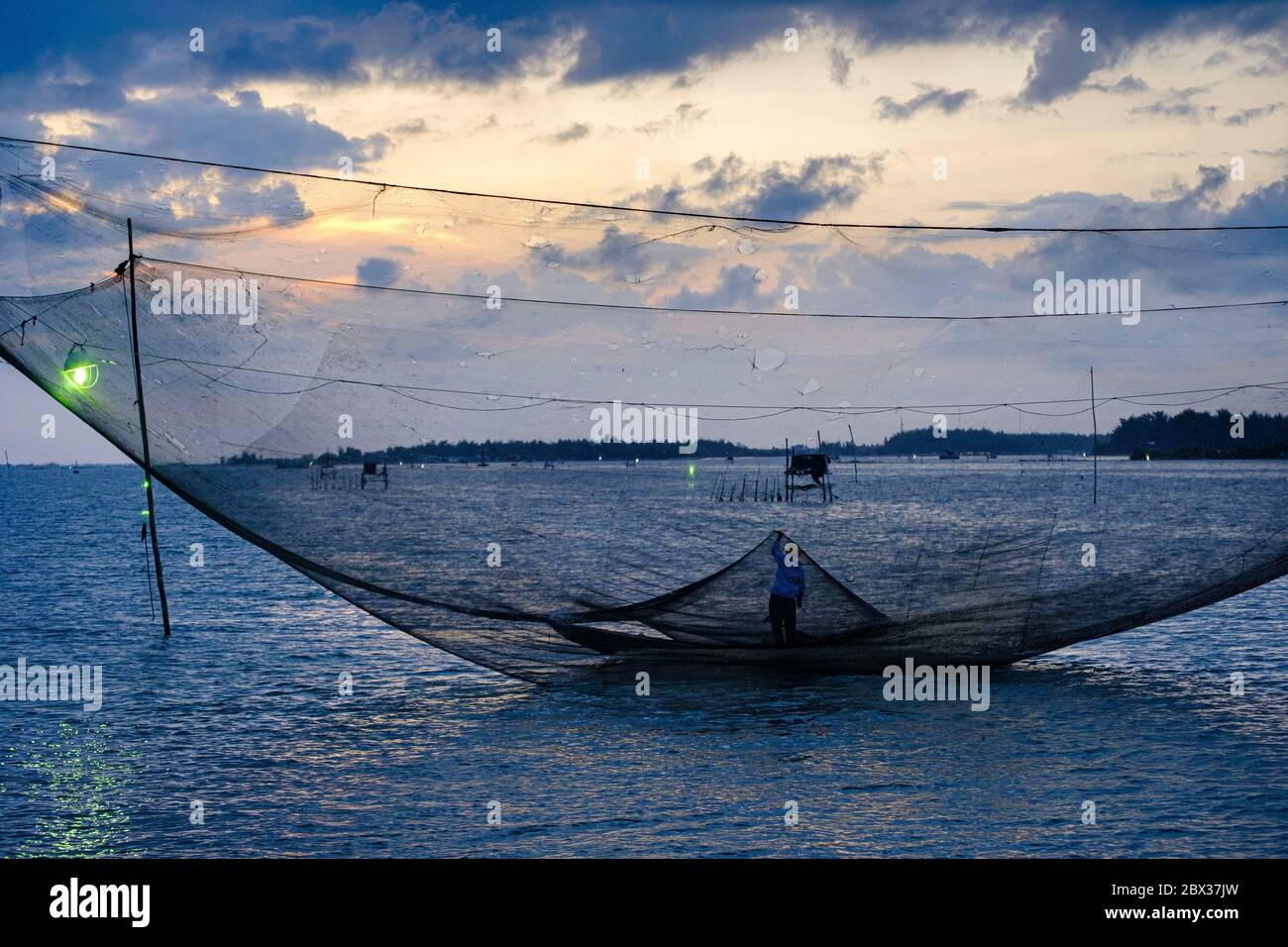 Vietnam, Thua Thien Hue province, fishing with square nets in Tam Giang ...