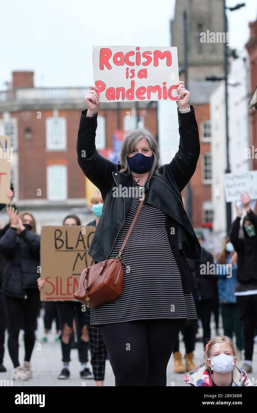 Blm crowd hi-res stock photography and images - Alamy