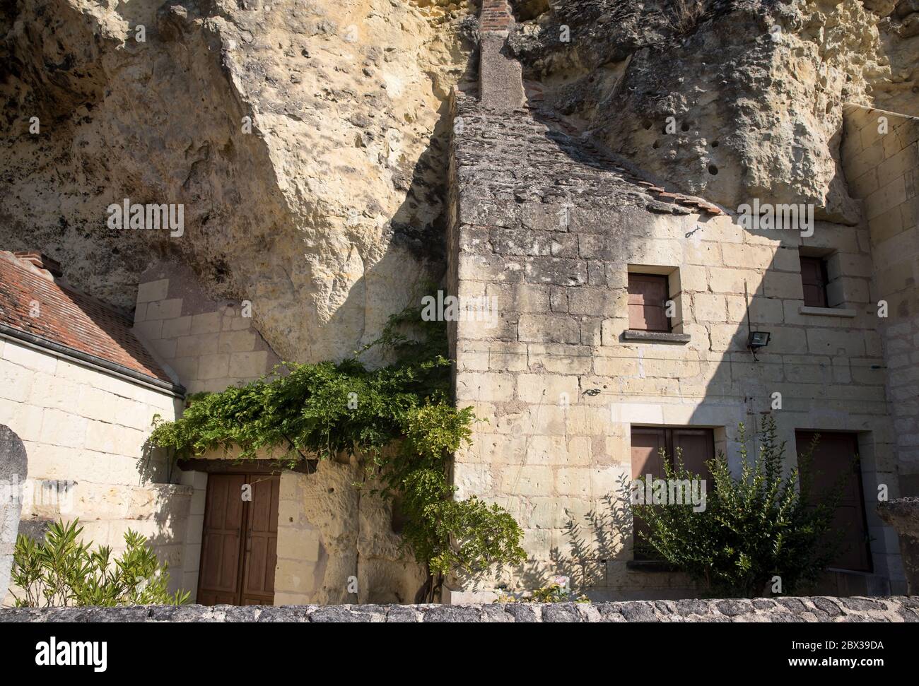 Tuffeau stone hi-res stock photography and images - Alamy