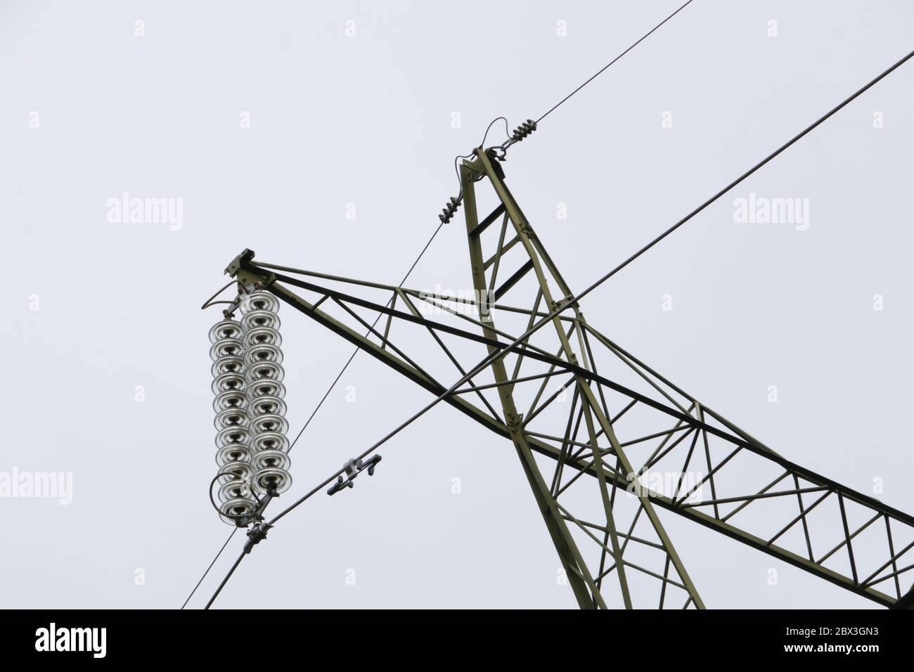 High up connection hi-res stock photography and images - Alamy