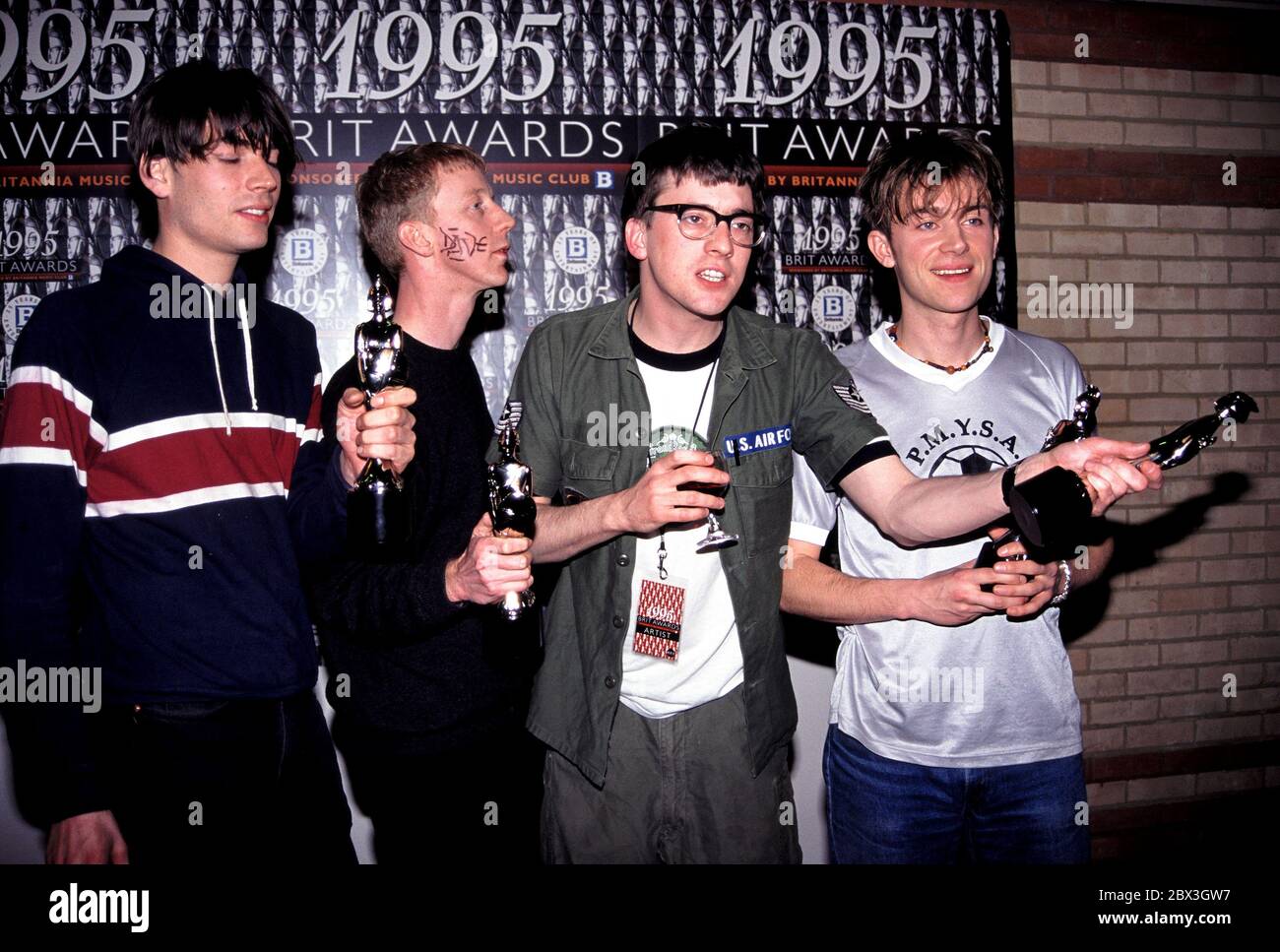 Coxon and albarn 1995 hi-res stock photography and images - Alamy