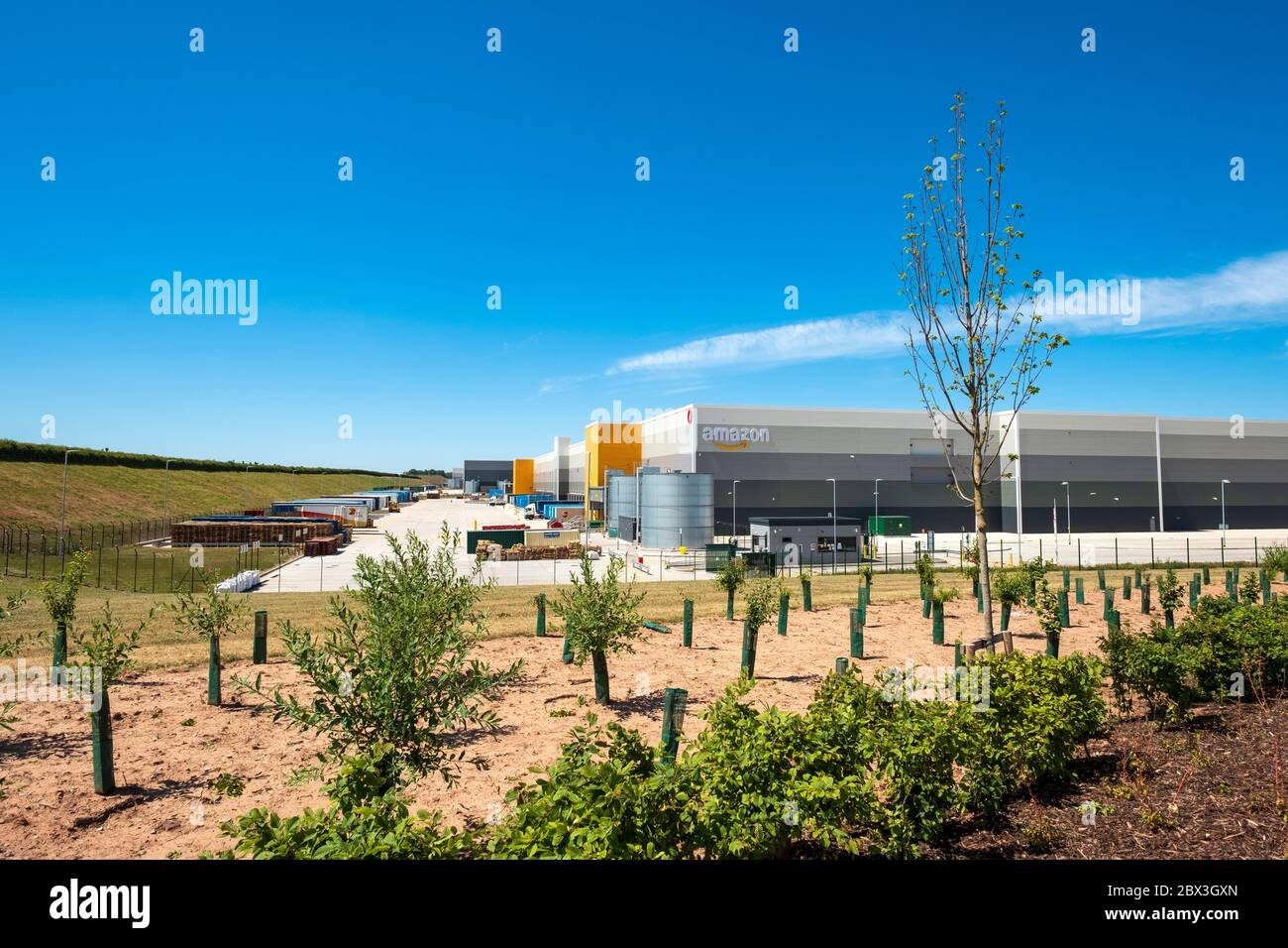 New amazon distribution logistics centre hi-res stock photography and ...