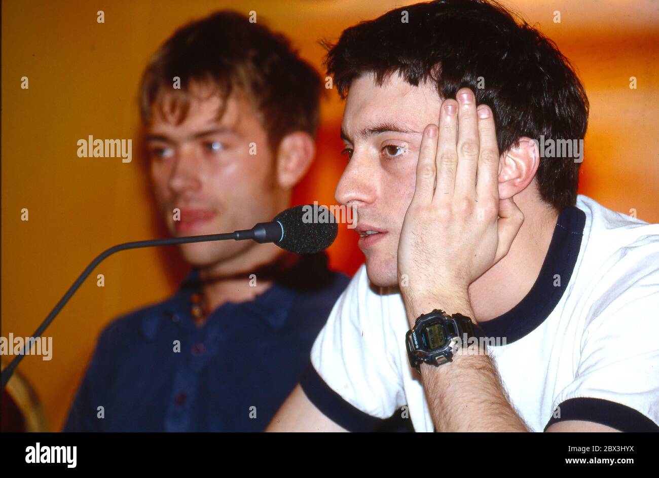 Blur damon 1996 hi-res stock photography and images - Alamy