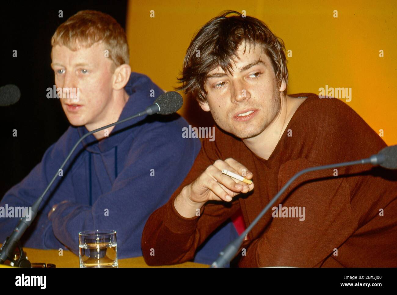 Blur damon 1996 hi-res stock photography and images - Alamy