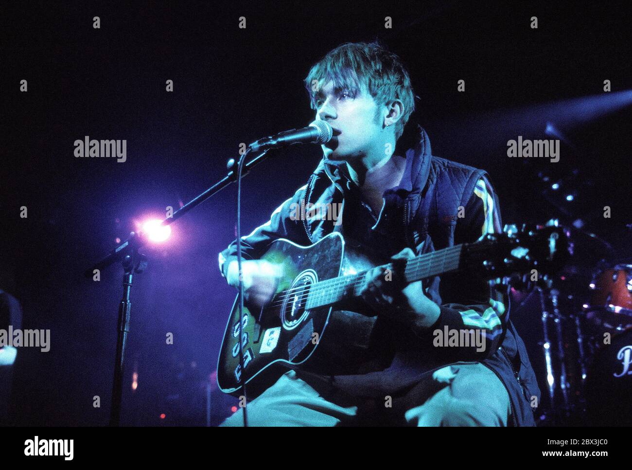 Lead singer of blur hi-res stock photography and images - Alamy