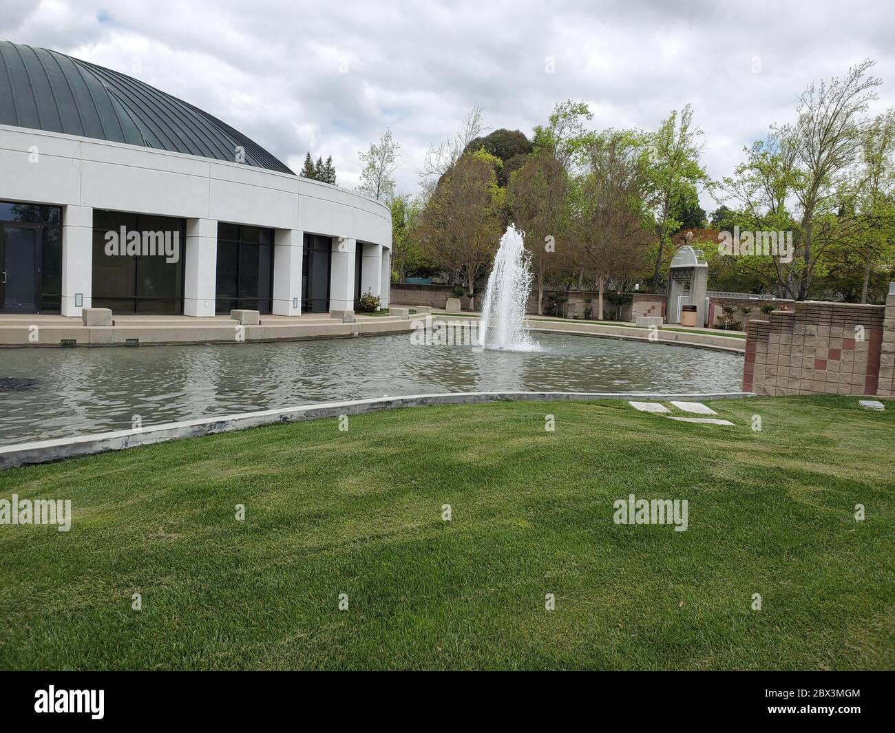 Fountain and civic buildings in Central Park, San Ramon, California ...