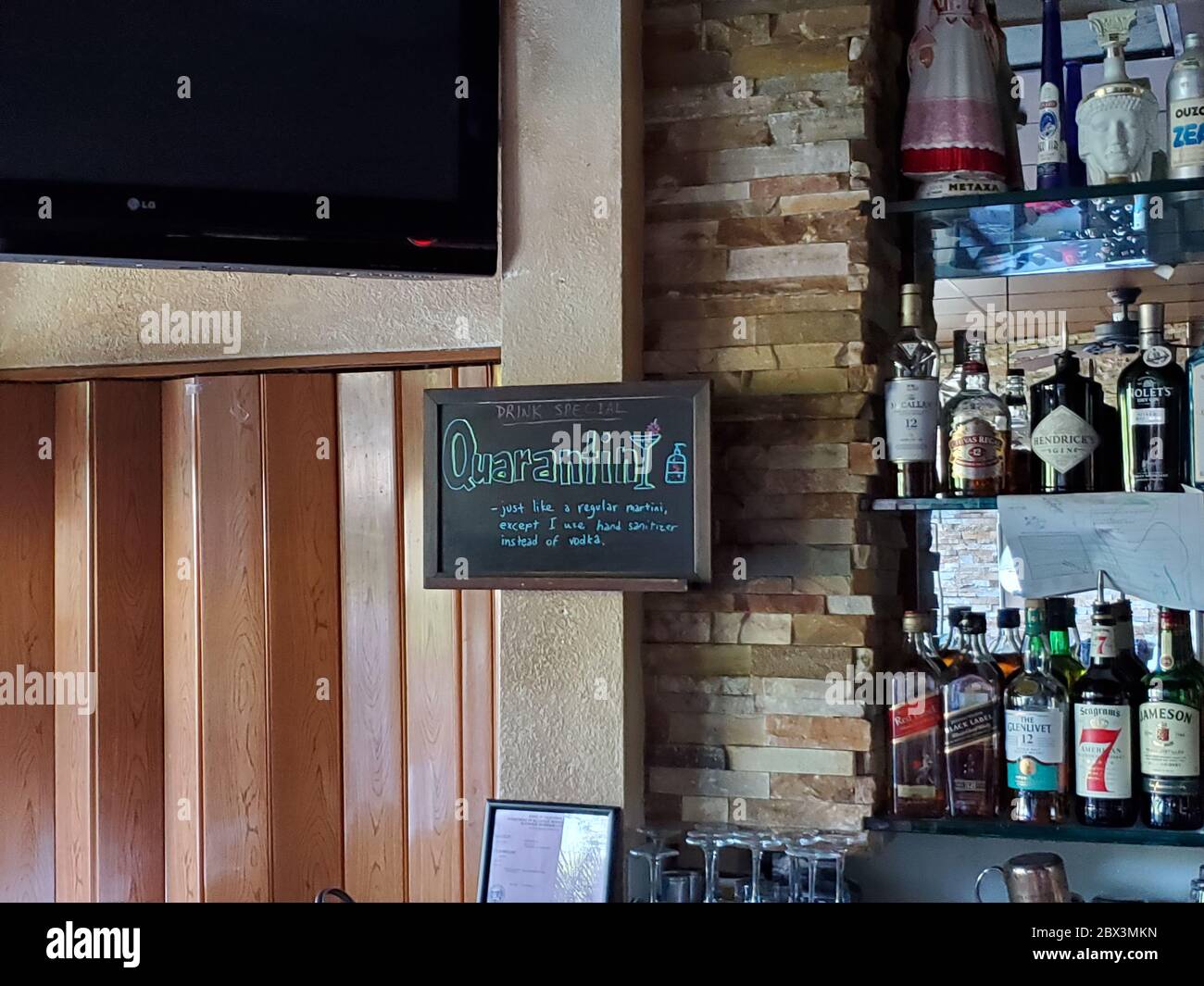 2000s bar sign hi-res stock photography and images - Alamy