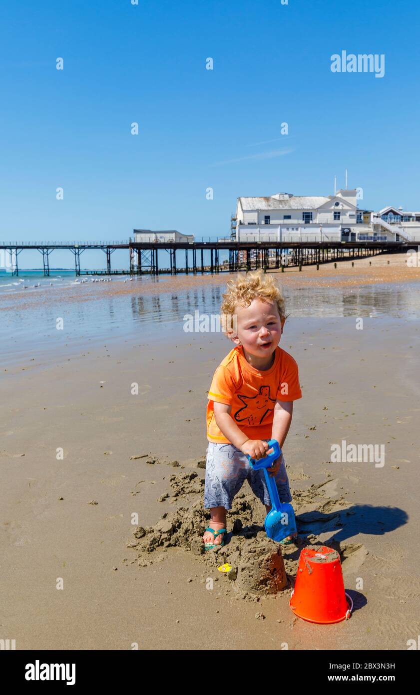 Bognor regis beach bucket spade hi-res stock photography and images - Alamy