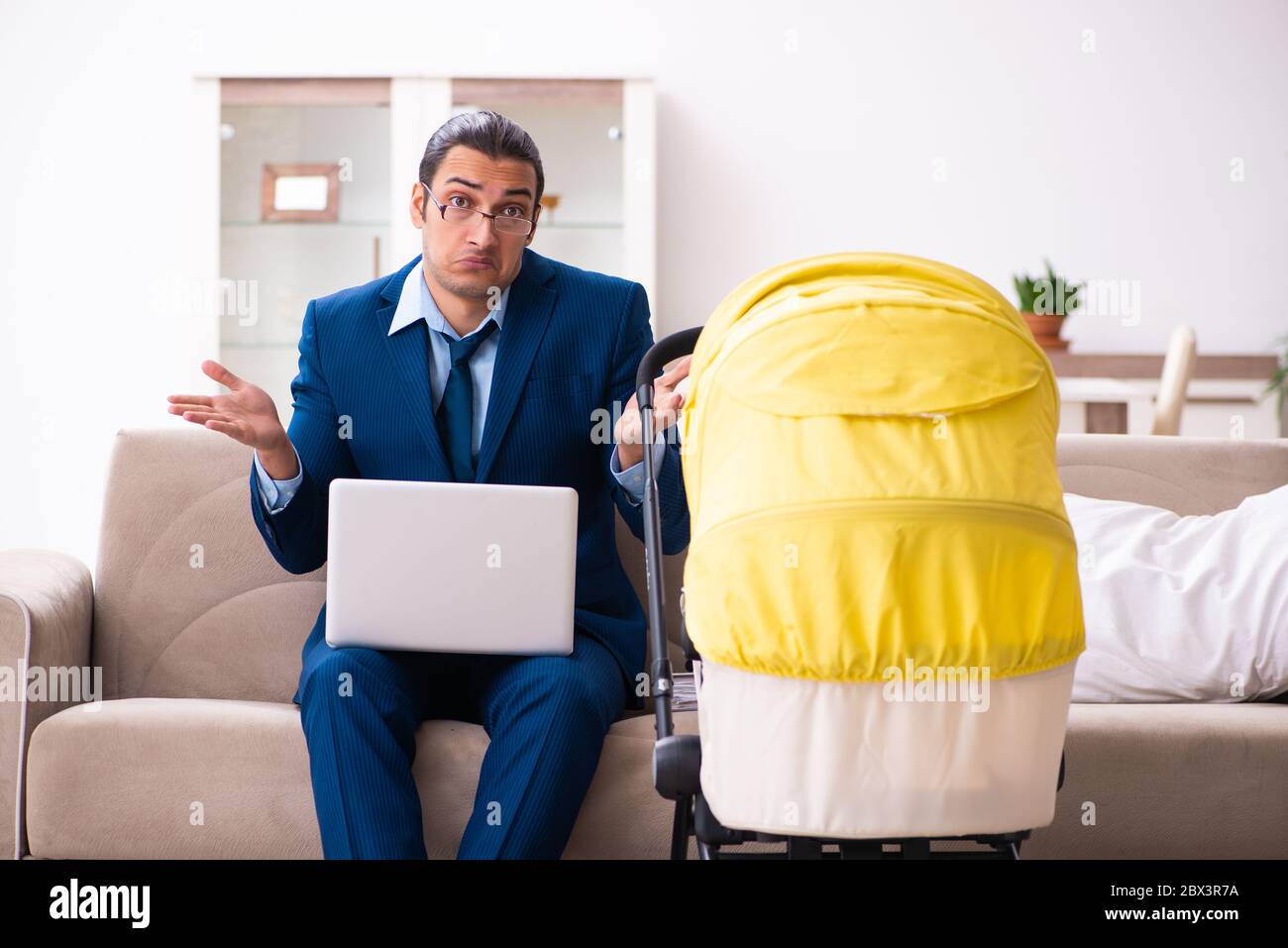 Child computer confused parent hi-res stock photography and images - Alamy