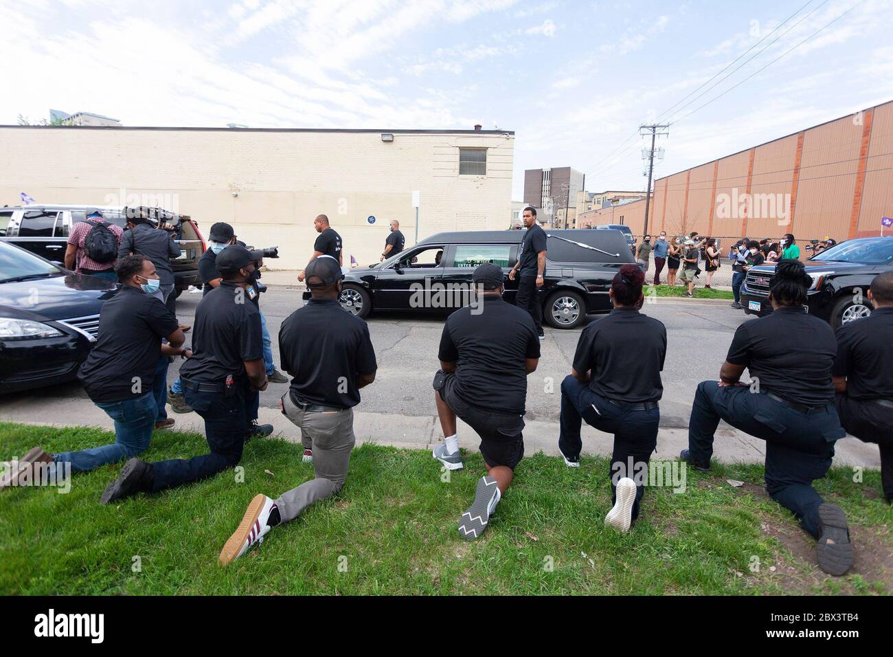 Minneapolis, USA. 4th June, 2020. Minneapolis firefighters and first ...