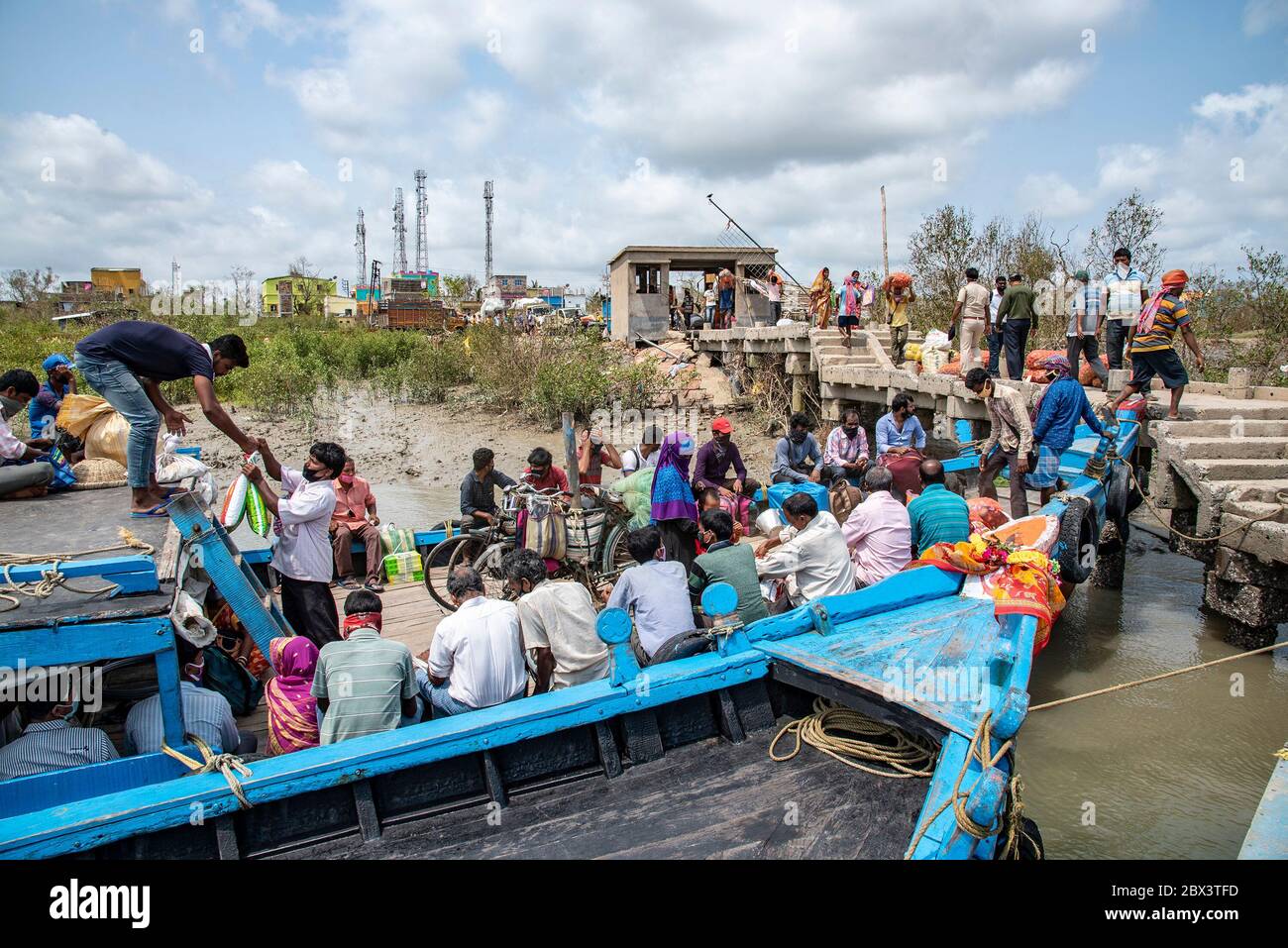 Aftermath of super cyclone amphan hi-res stock photography and images ...