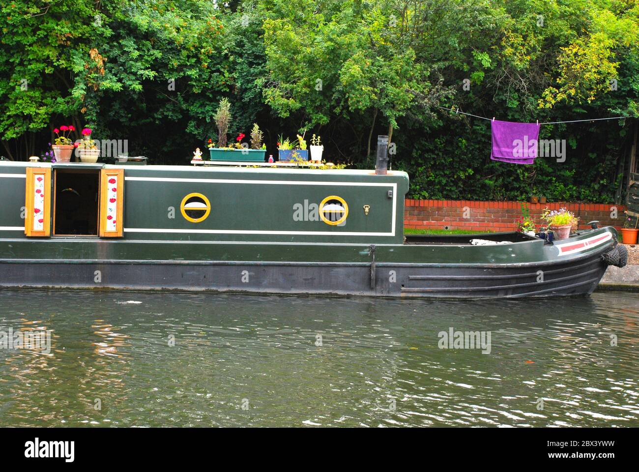 Long Boat in Northolt, London Stock Photo - Alamy