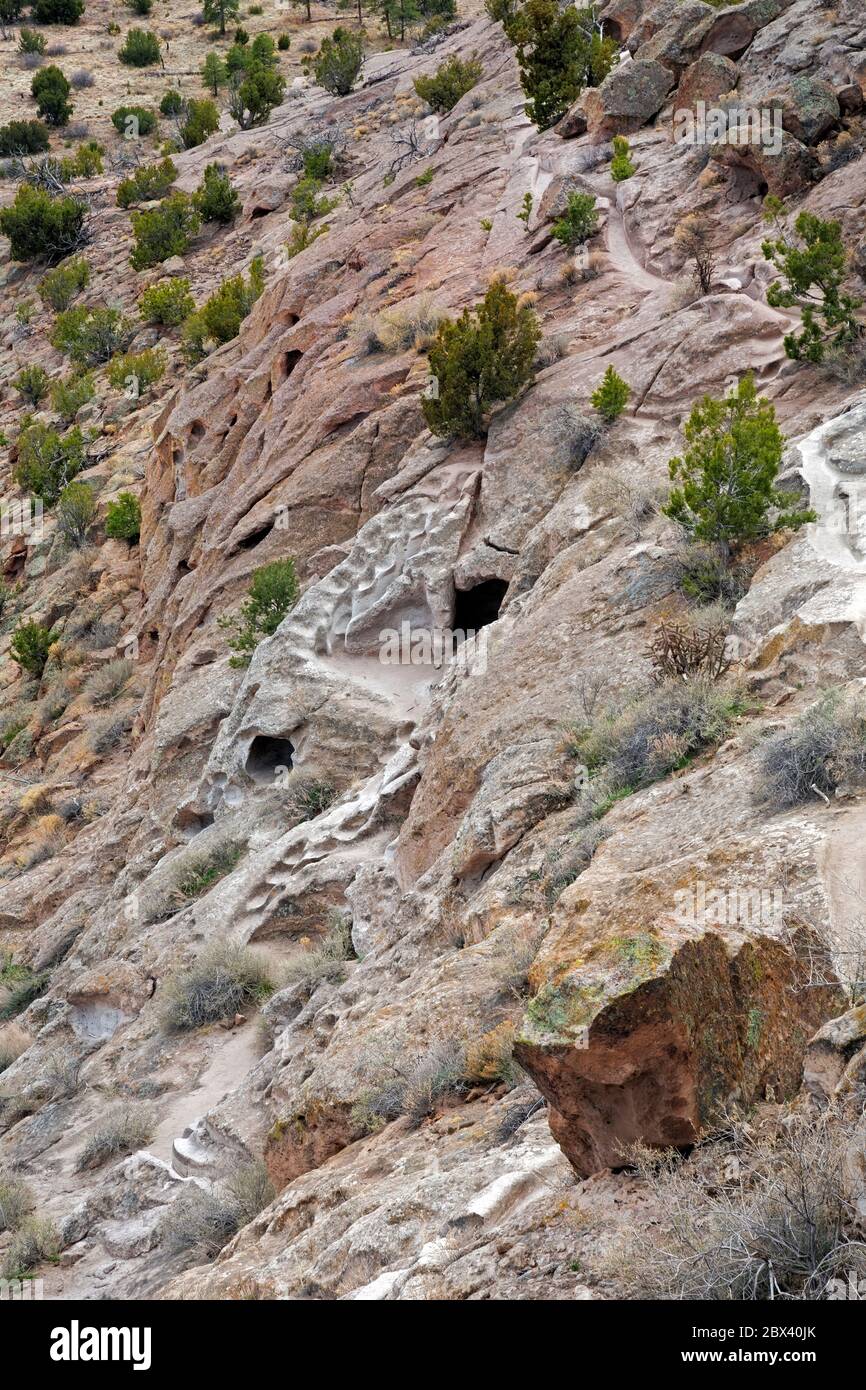 Small human carved alcoves hi-res stock photography and images - Alamy