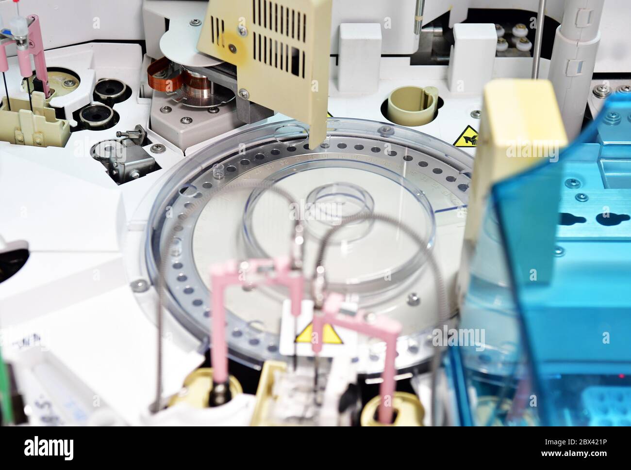 Potsdam, Germany. 02nd June, 2020. In the modular Cobas 8000 analyzer ...