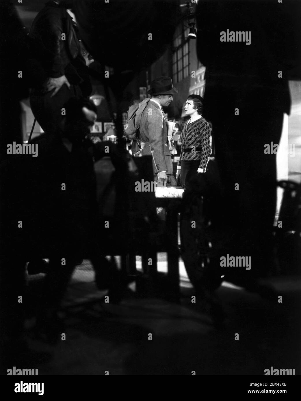 CLARK GABLE and CLAUDETTE COLBERT on set location candid filming first ...
