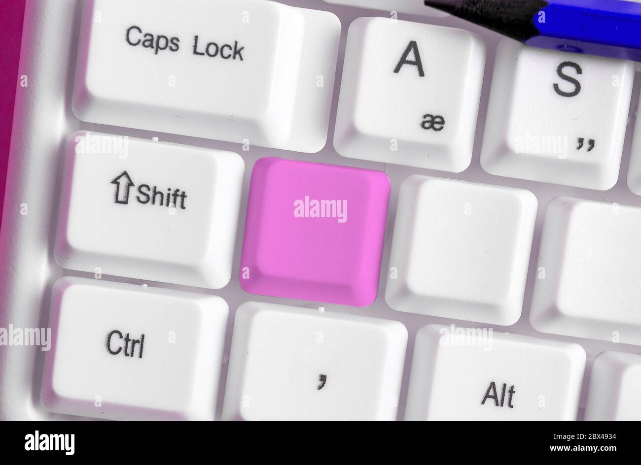 Pc Keyboard Key With Empty Note Paper Above Copy Space Stock Photo - Alamy