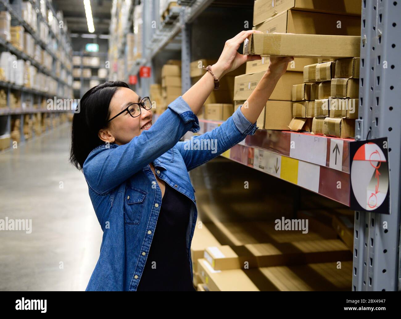 Pick up box hi-res stock photography and images - Alamy