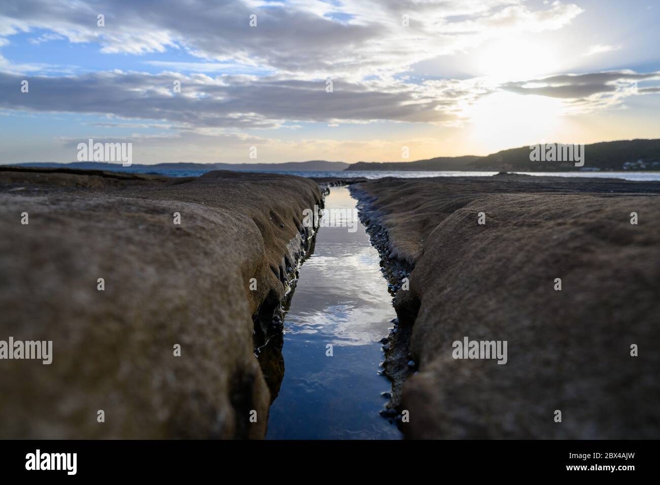 Rock platform hi-res stock photography and images - Alamy