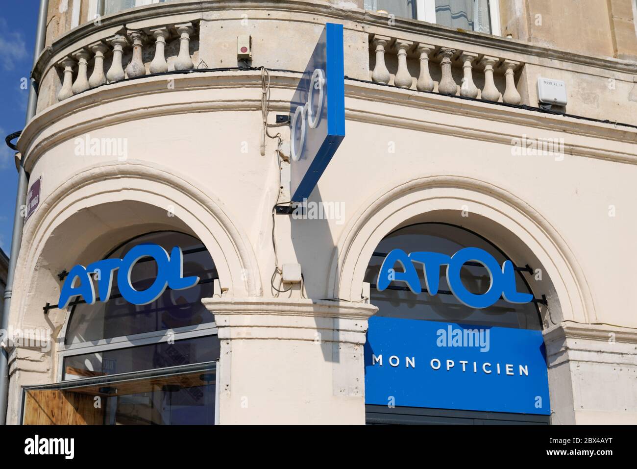 Bordeaux , Aquitaine / France - 06 01 2020 : atol optic blue logo sign ...