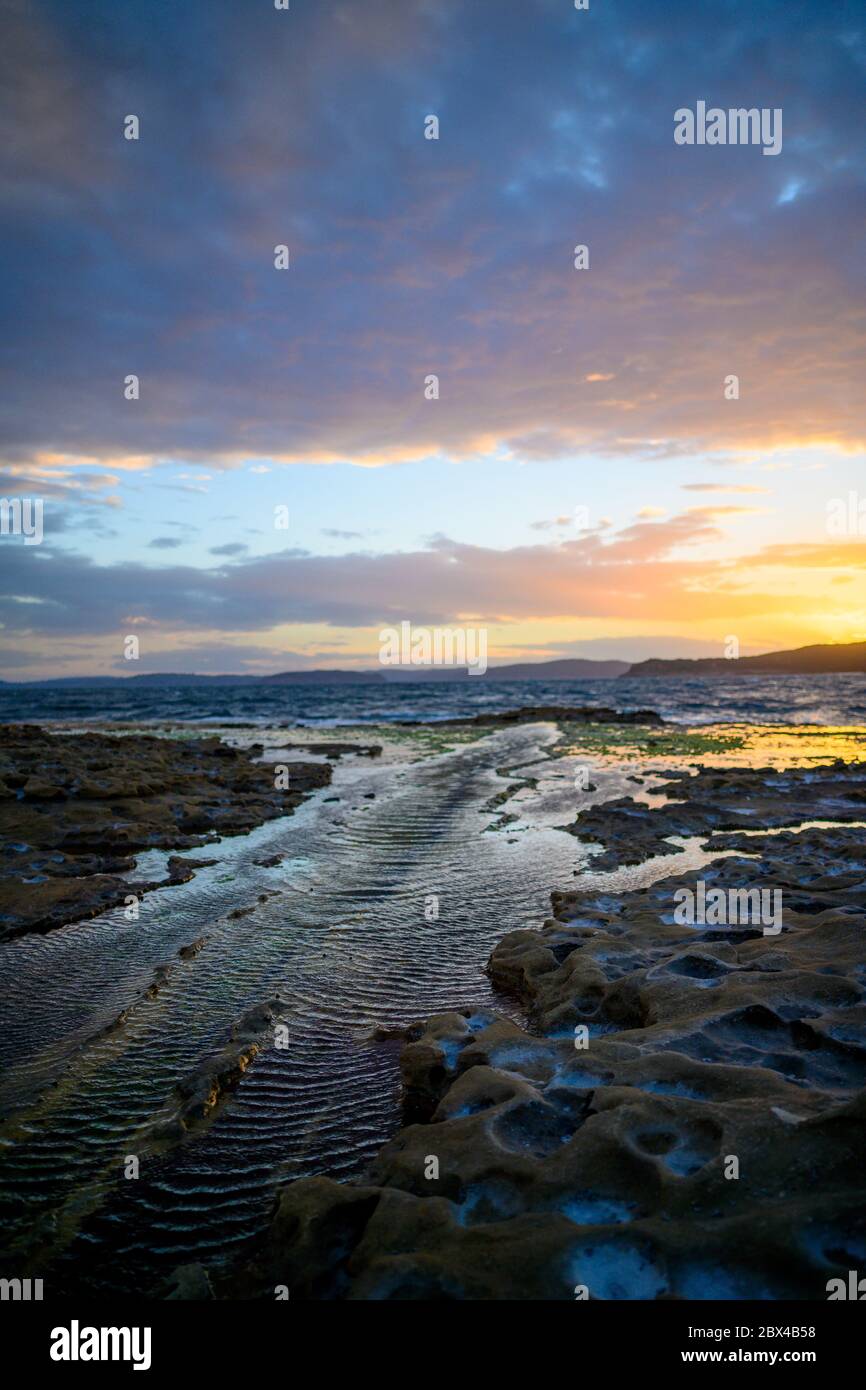 Rock platform hi-res stock photography and images - Alamy