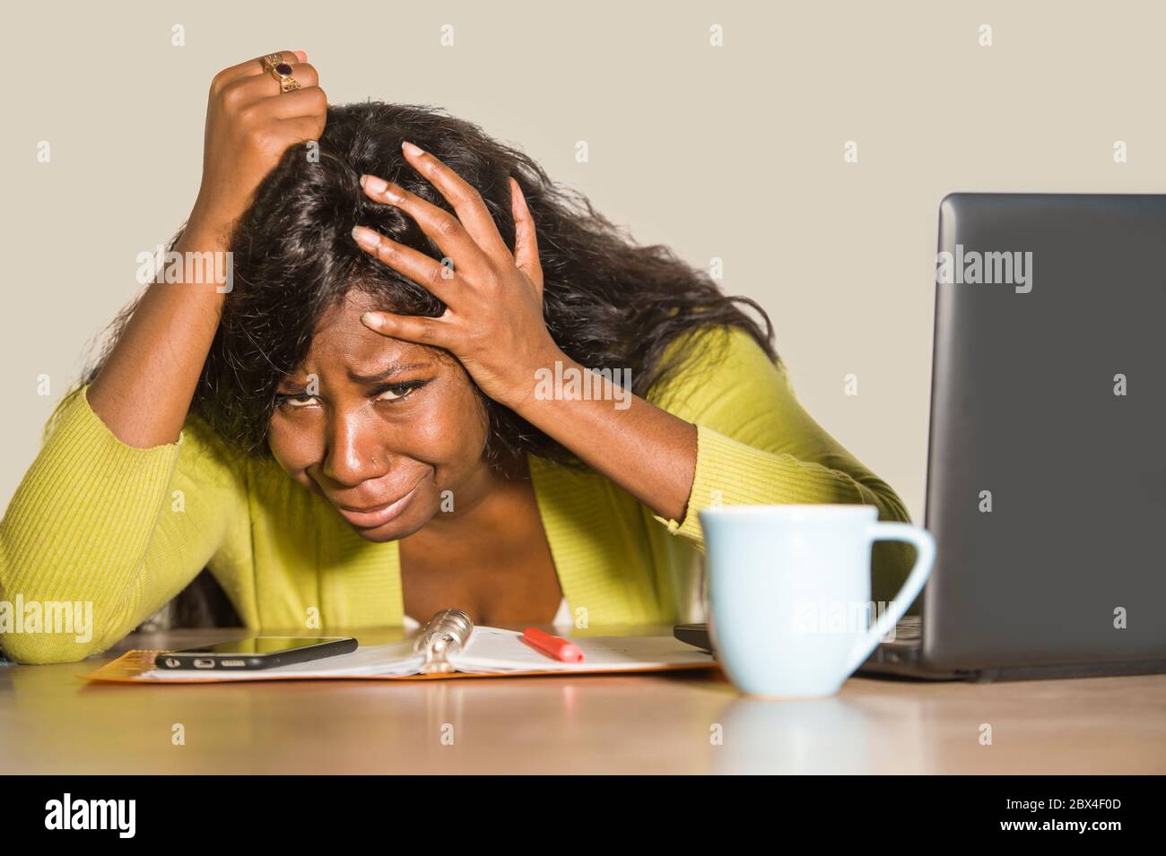 Girl desk computer mess hi-res stock photography and images - Alamy
