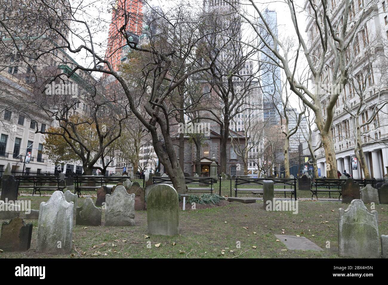 Small cemetery in downtown NYC Stock Photo - Alamy