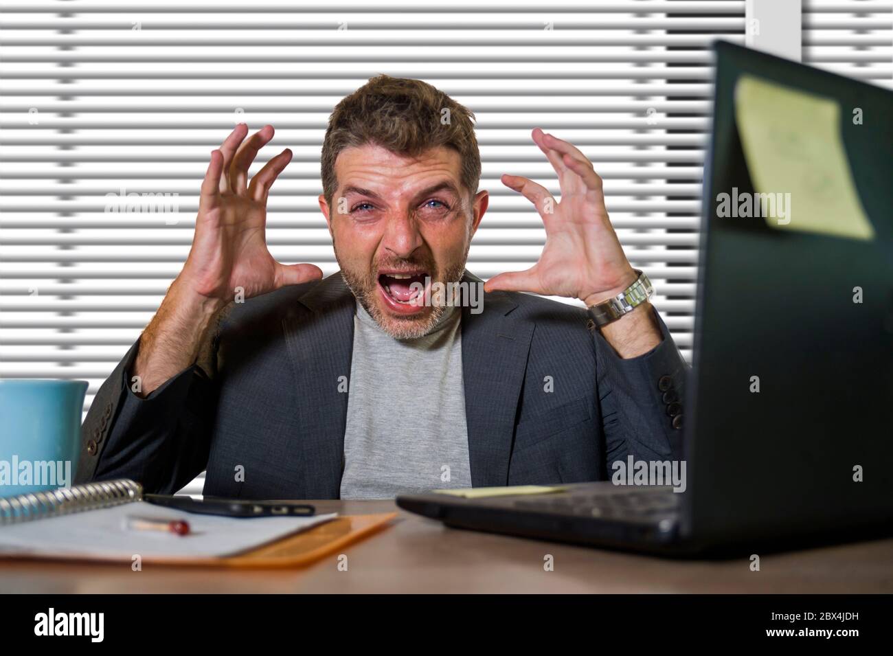 Defeated office worker hi-res stock photography and images - Alamy