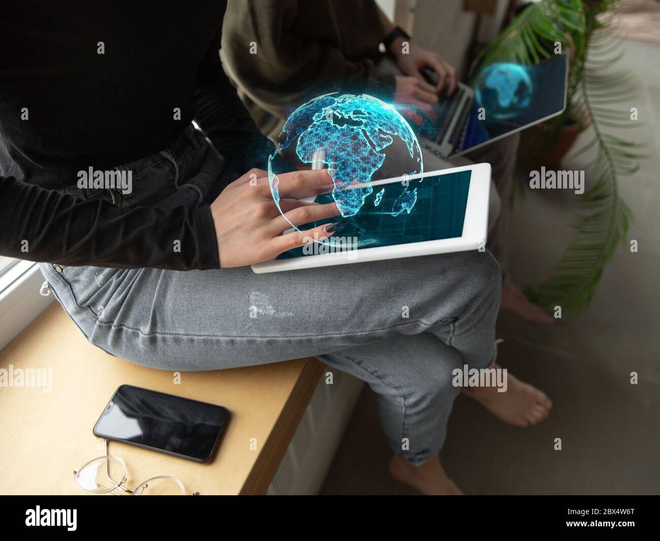 Interactive communication hi-res stock photography and images - Alamy