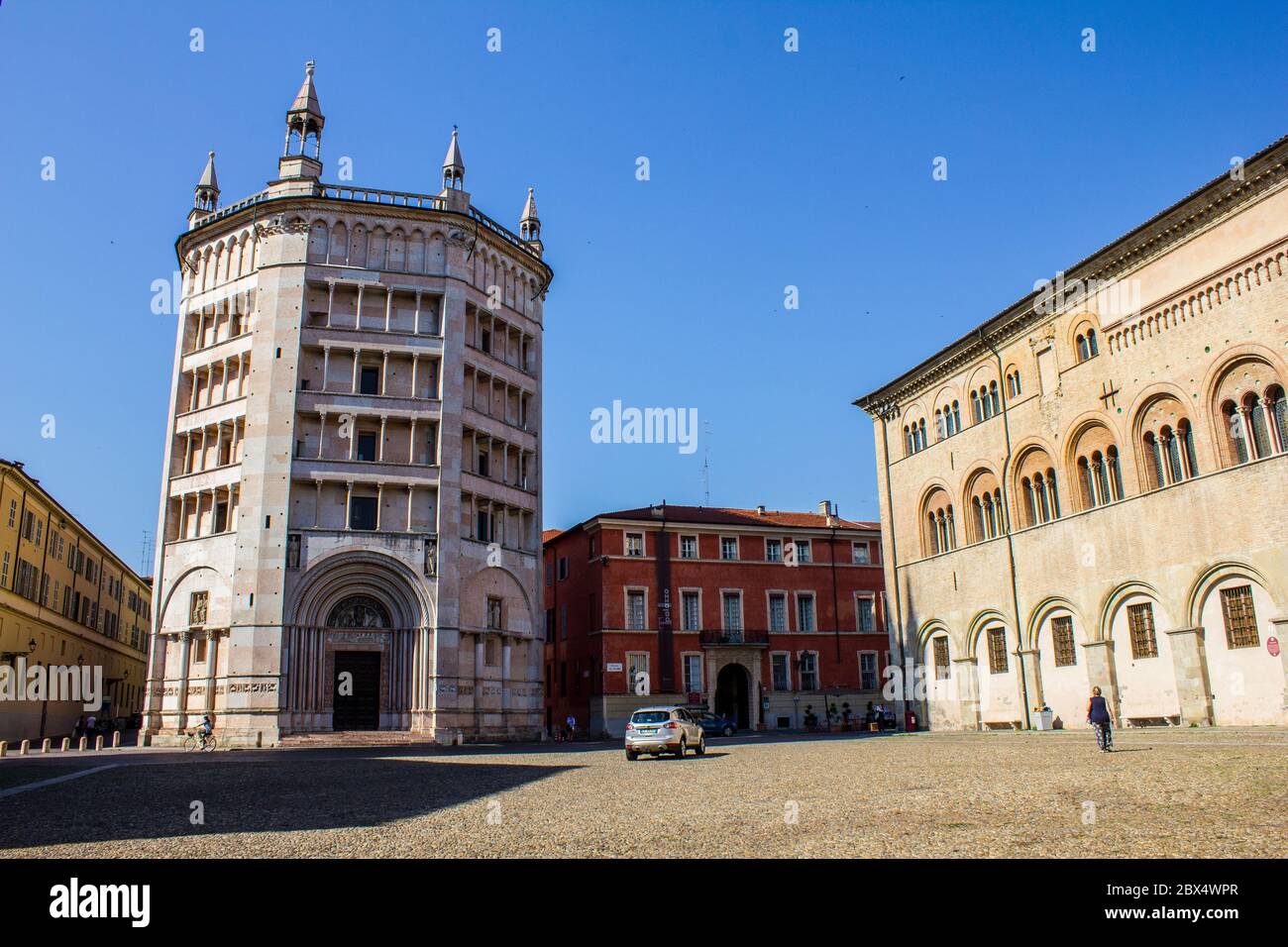 Duomo of parma hi-res stock photography and images - Alamy