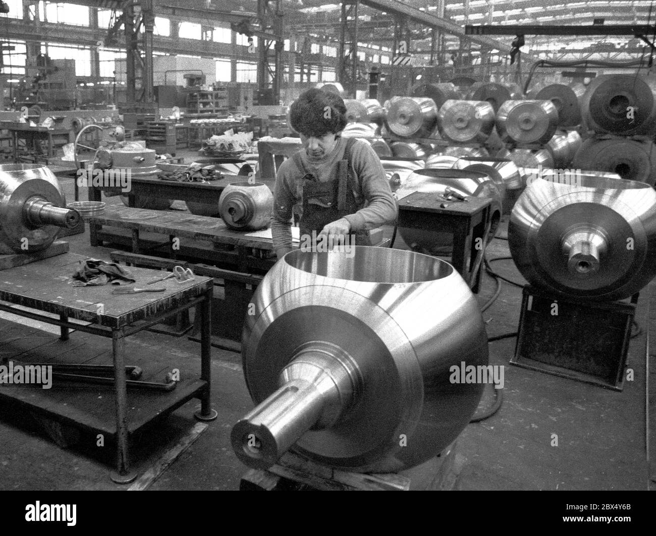 Automated valves hi-res stock photography and images - Alamy