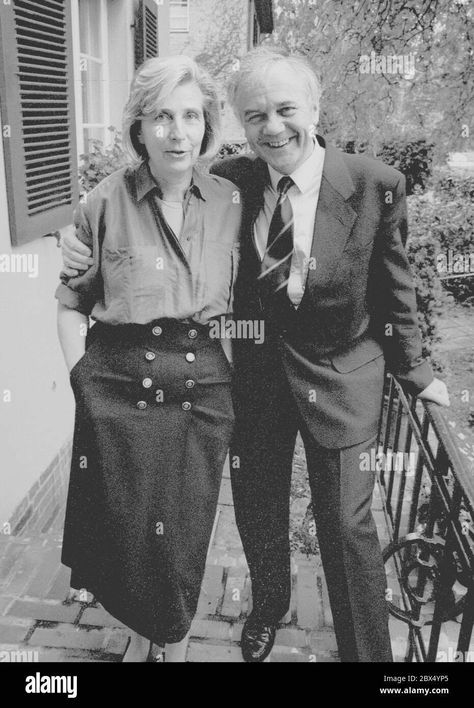 Brandenburg / SPD / 6.10.1990 Manfred Stolpe and Mrs Ingrid in front of ...