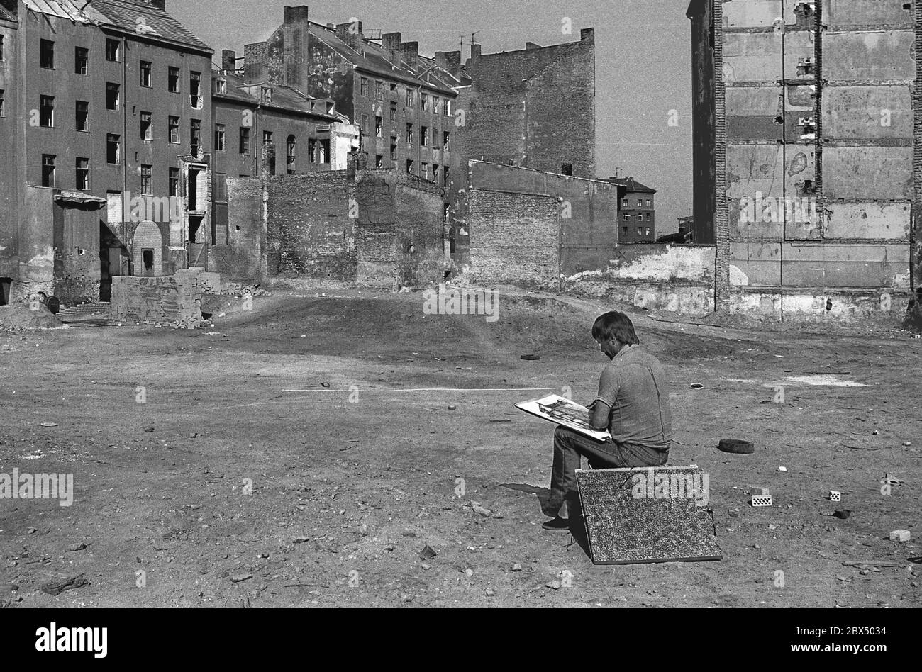 Money blocks Black and White Stock Photos & Images - Alamy