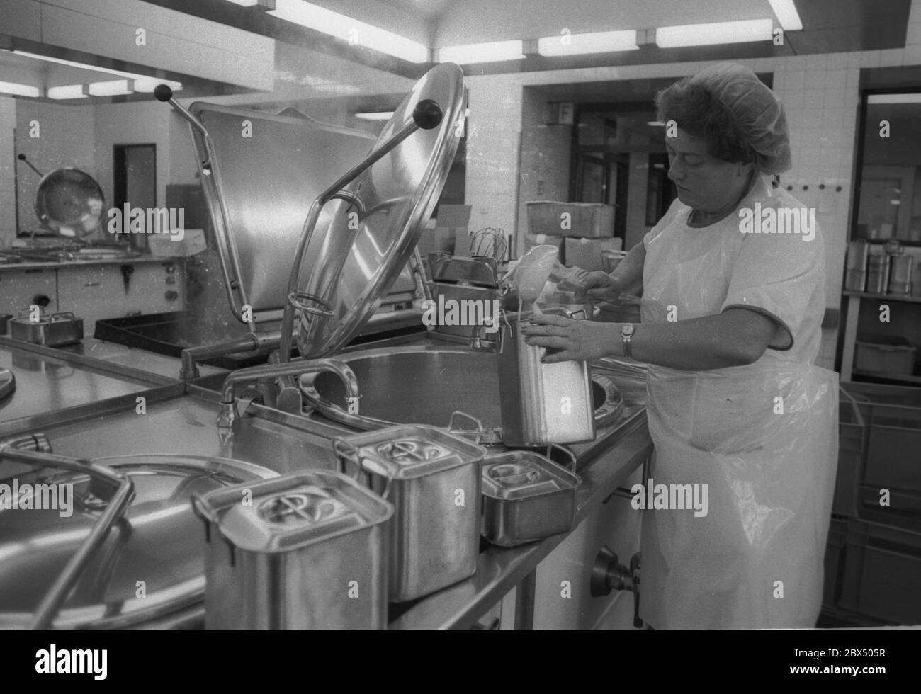 Berlin-Bezirke / Health 20.6.1980 Kreuzberg: Urban-Hospital: The ...