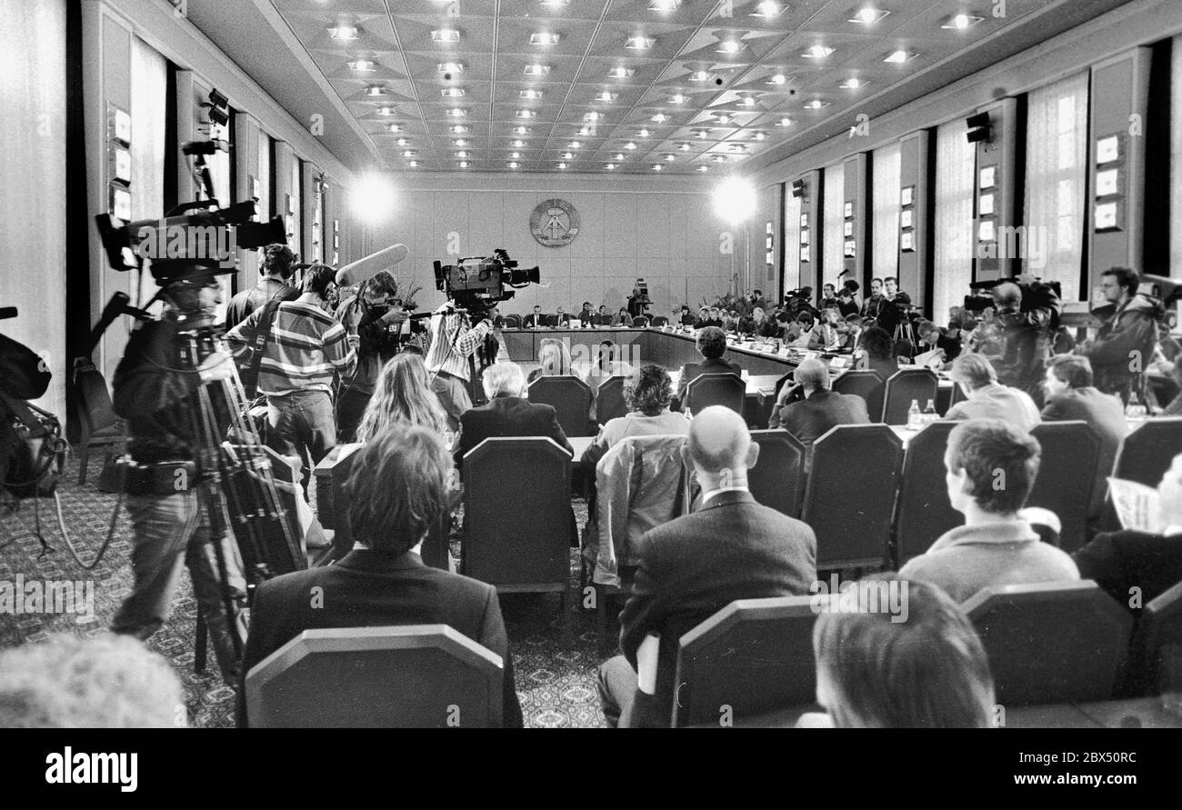 5 5 1990 hi-res stock photography and images - Alamy