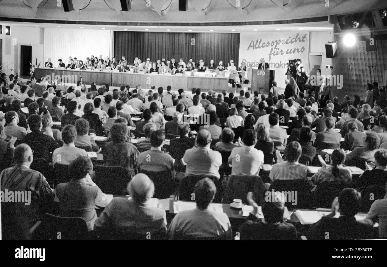 GDR / SPD / Berlin / 14.1.1990 The SPD-East - SDP- congress hall at ...