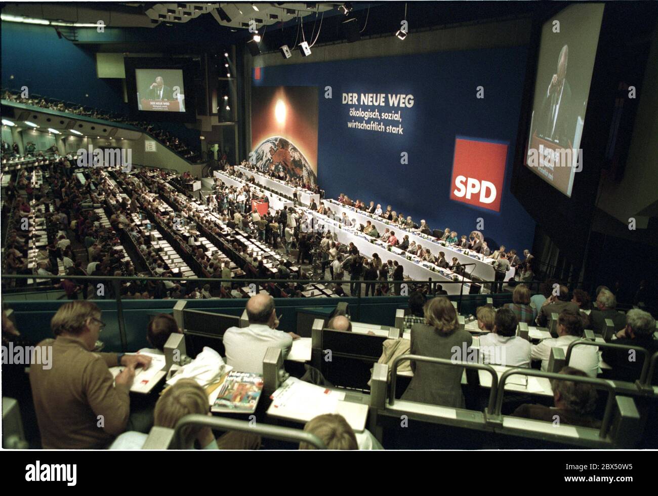 Berlin / GDR / 1990 Unification Party Conference of the SPD East and ...