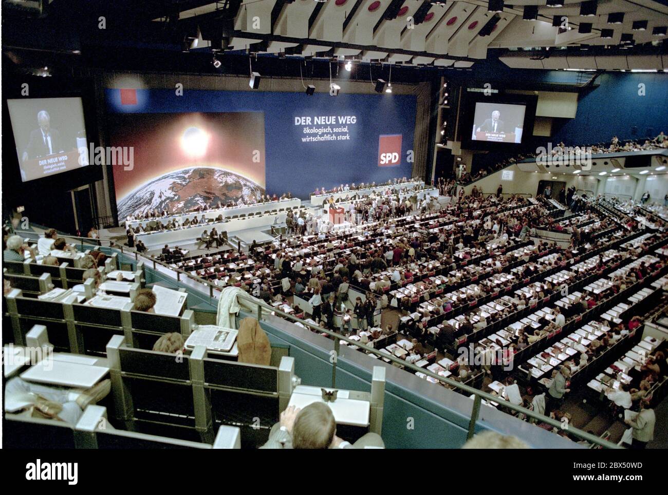 Berlin / GDR / 1990 Unification Party Conference of the SPD East and ...