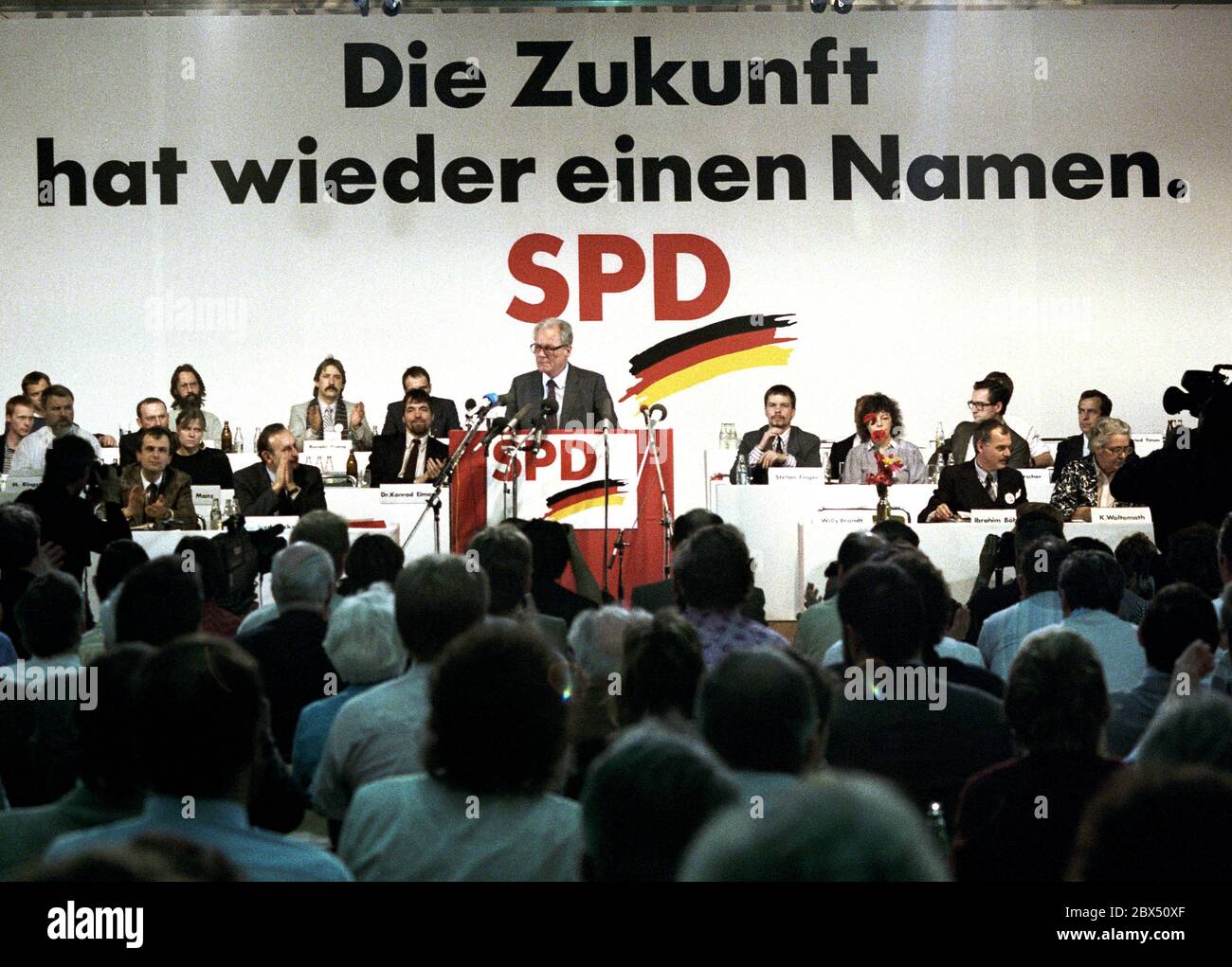 Saxony-Anhalt / GDR / SPD / early 1990 Party Congress of the Eastern ...