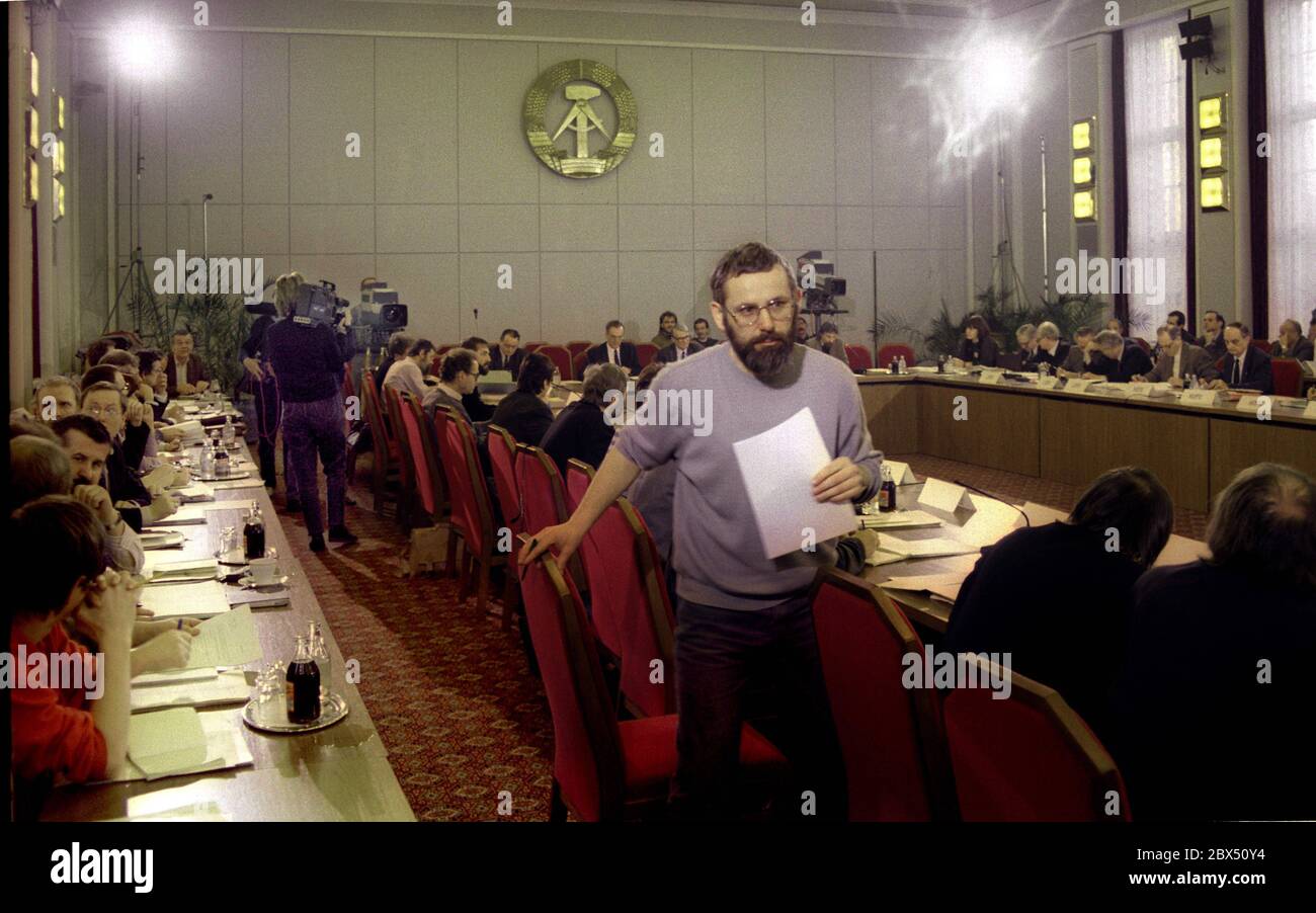 Berlin / GDR / unification / 29.01.1990 Central Round Table of the GDR ...