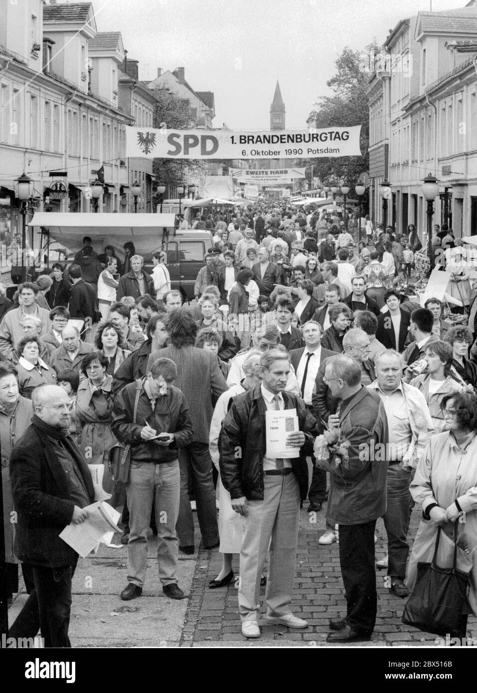 1990 campaign hi-res stock photography and images - Alamy